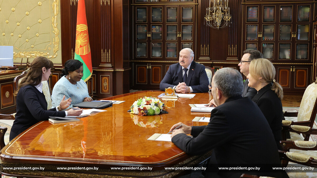 Meeting with First Lady of Zimbabwe Auxillia Mnangagwa | Official ...