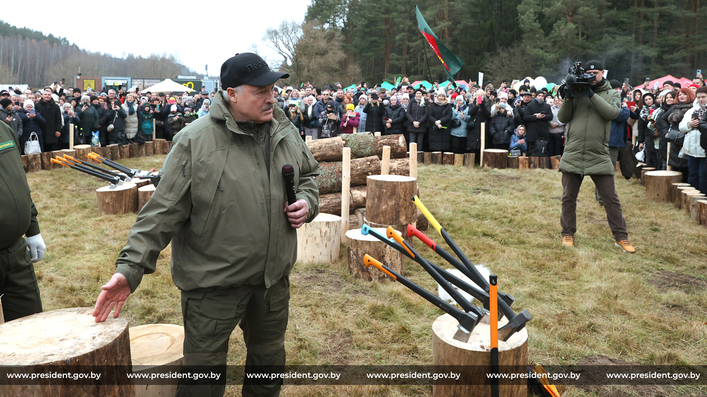Aleksandr Lukashenko attends 3rd firewood chopping championship for ...